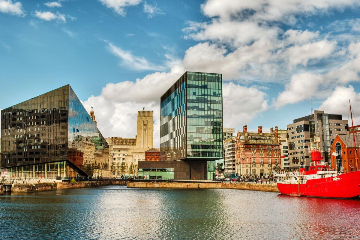 English school for adults 30+ in Liverpool | Kaplan International